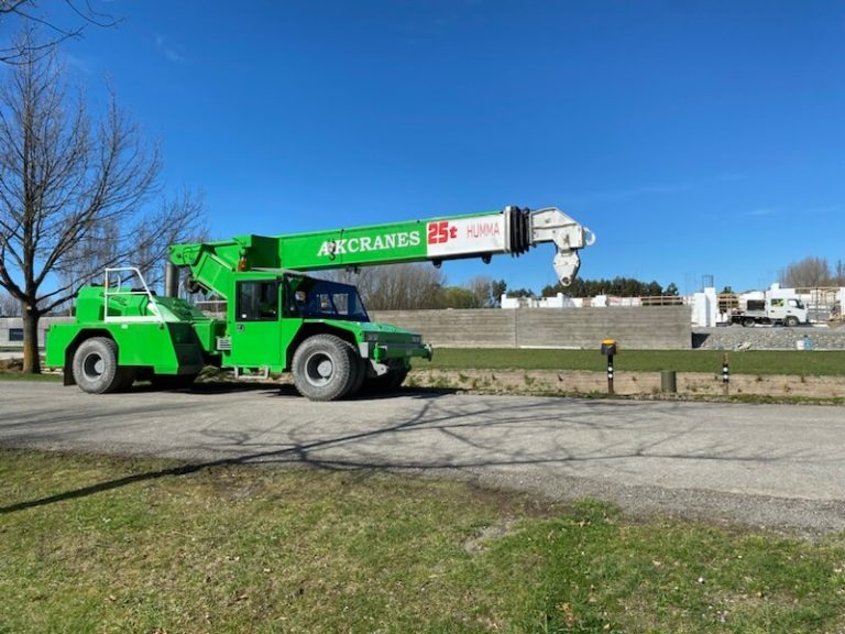 Crane Hire Rates NZ: Understanding Costs and Pricing Factors in ...